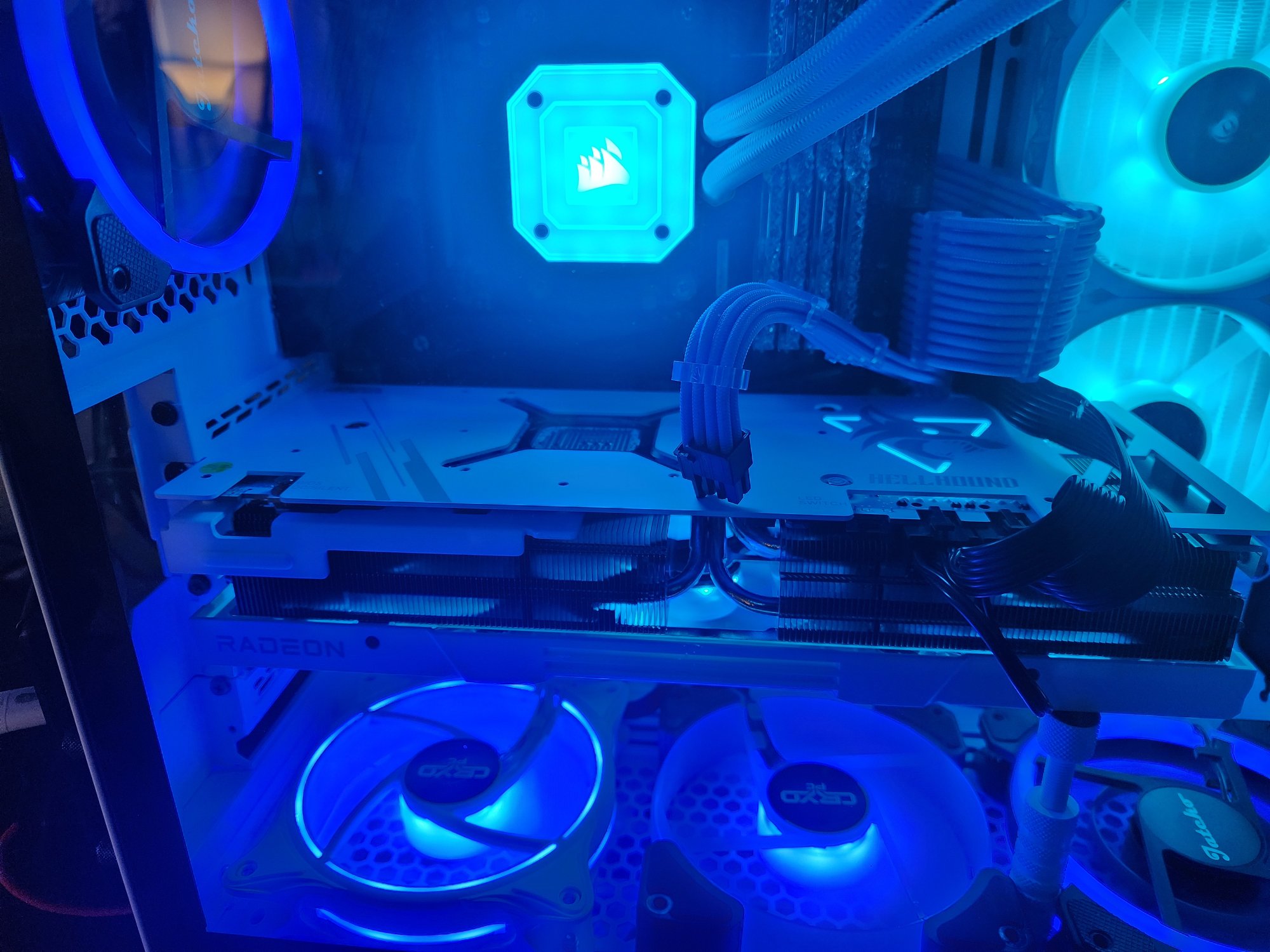 PowerColor Hellhound RX 7900 XTX spectral white - noise | [H]ard|Forum