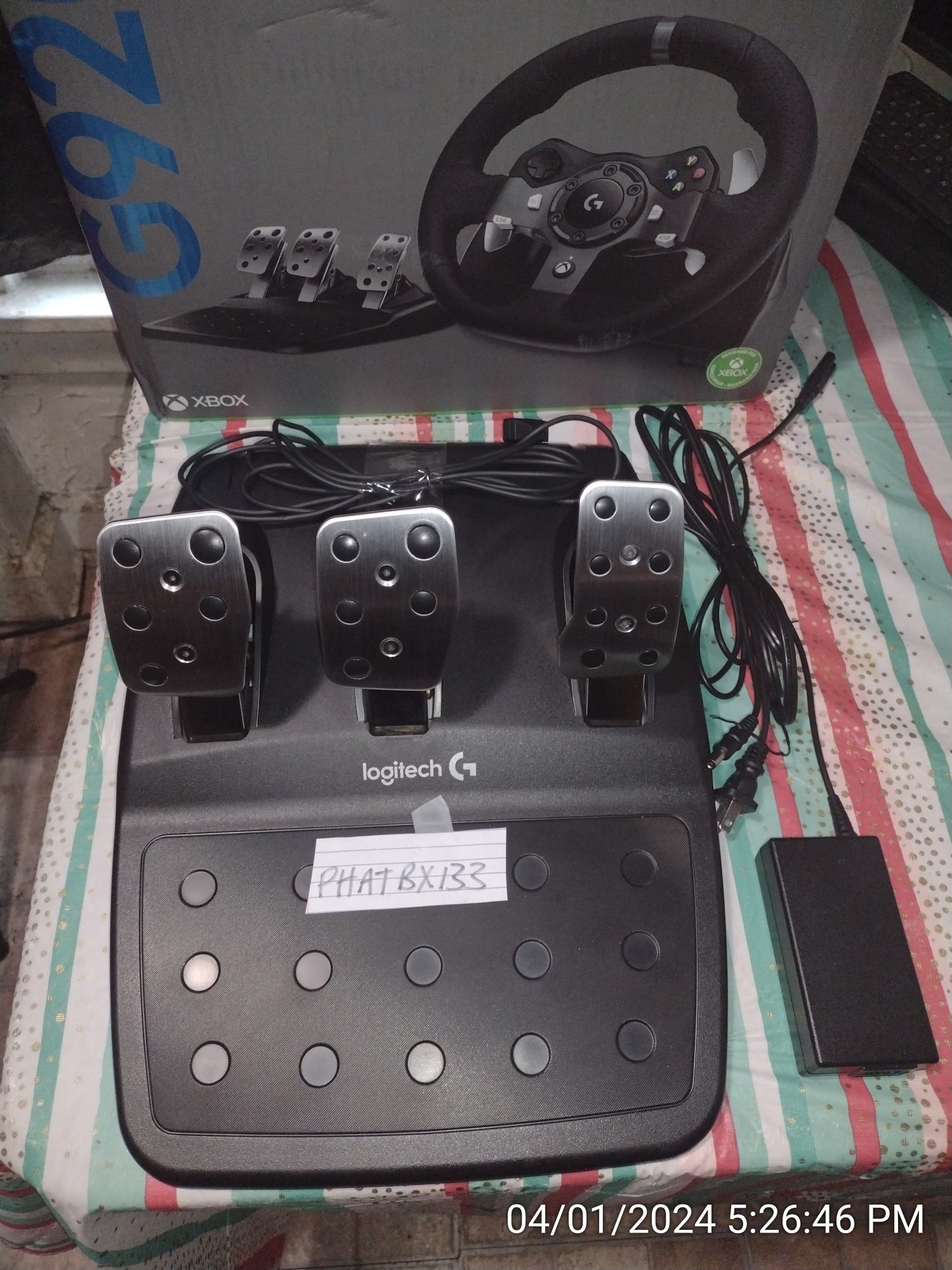 F/S Used Logitech G920 Driving Force Racing Wheel and Floor Pedals ...