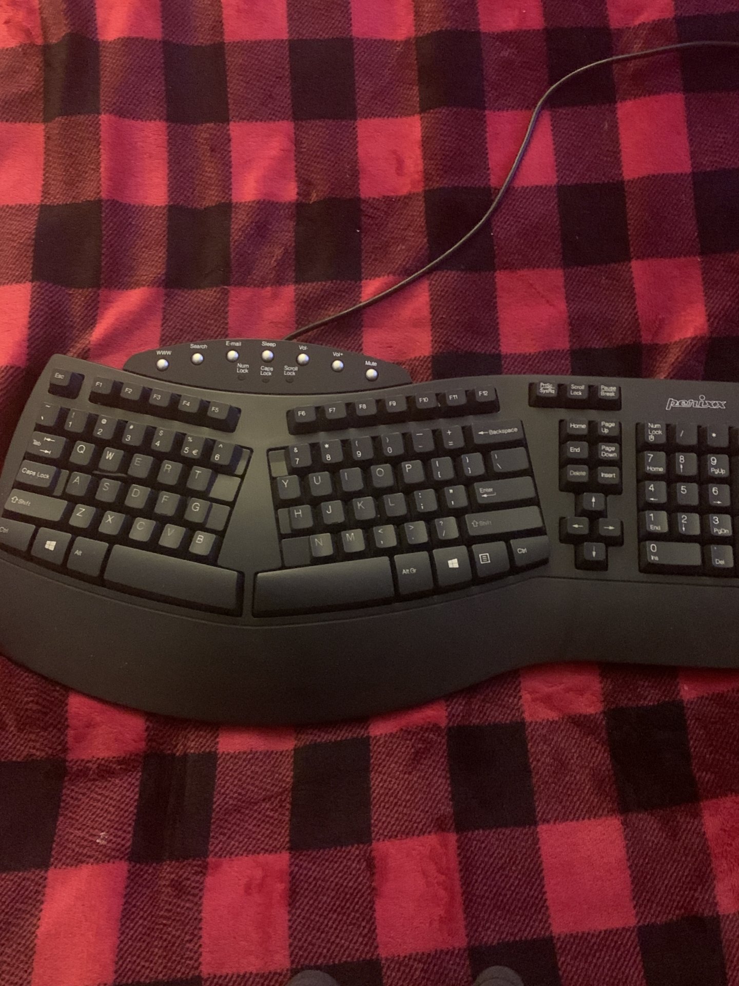 FS: Logitech Z333 Speakers with subwoofer/Perixx Natural ergonomic ...