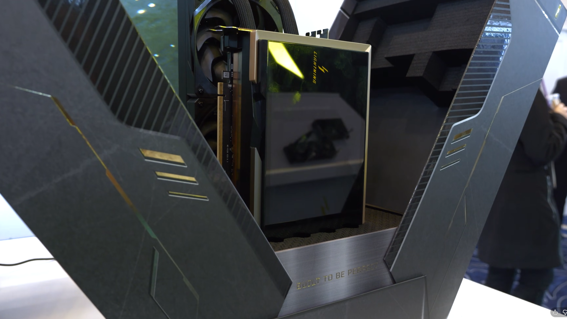 MSI’s RTX 5090 Lightning shatters GPU records before launch — 40-phase ...